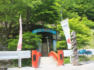 夏季限定！サンセットケイビング！ROKANDO THE ADVENTURE~滝観洞🪖冒険コース (ガイド付アドベンチャー） - 三陸ツアーズ│ ...